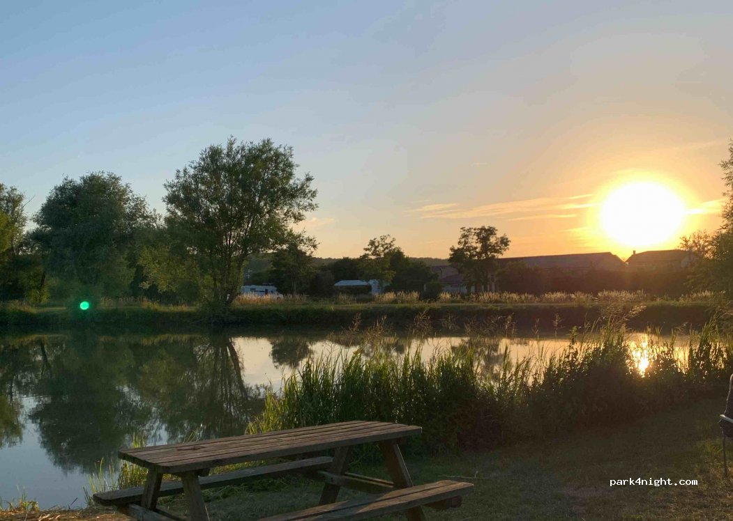 park4night - (55400) Camping Les Étangs de la Mandre