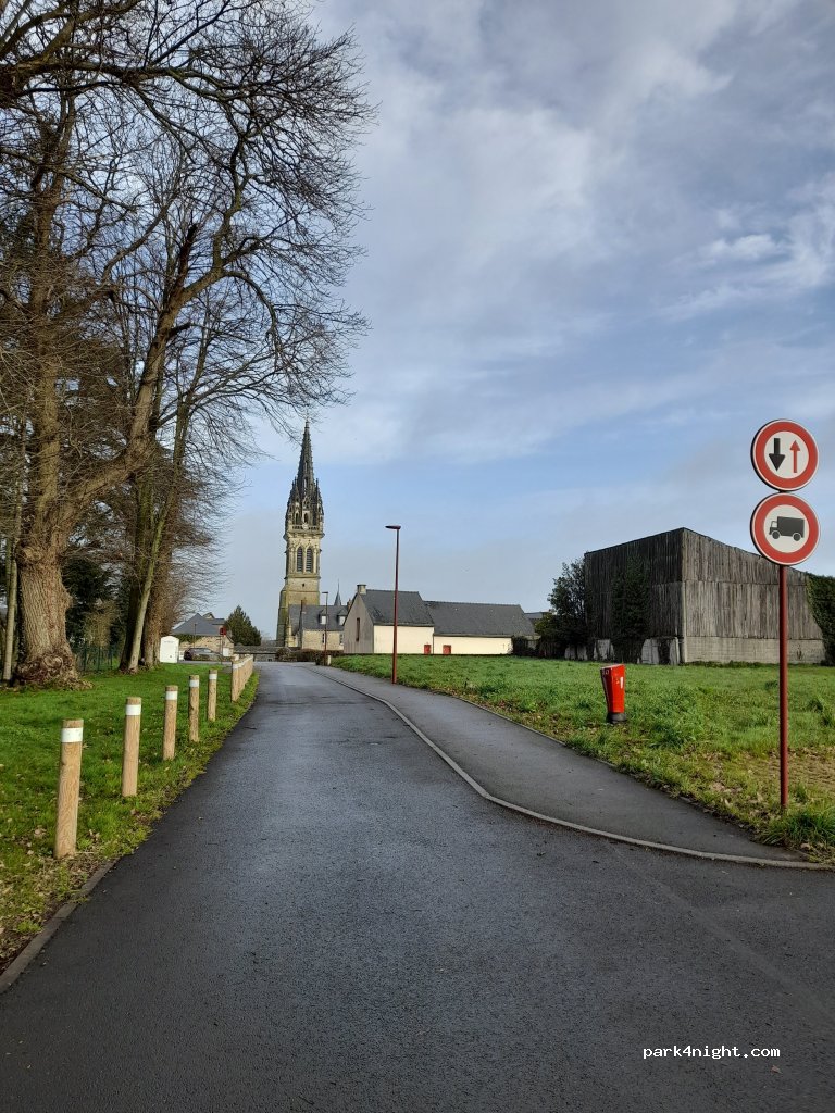 park4night - (35680) Domalain - 17 D106