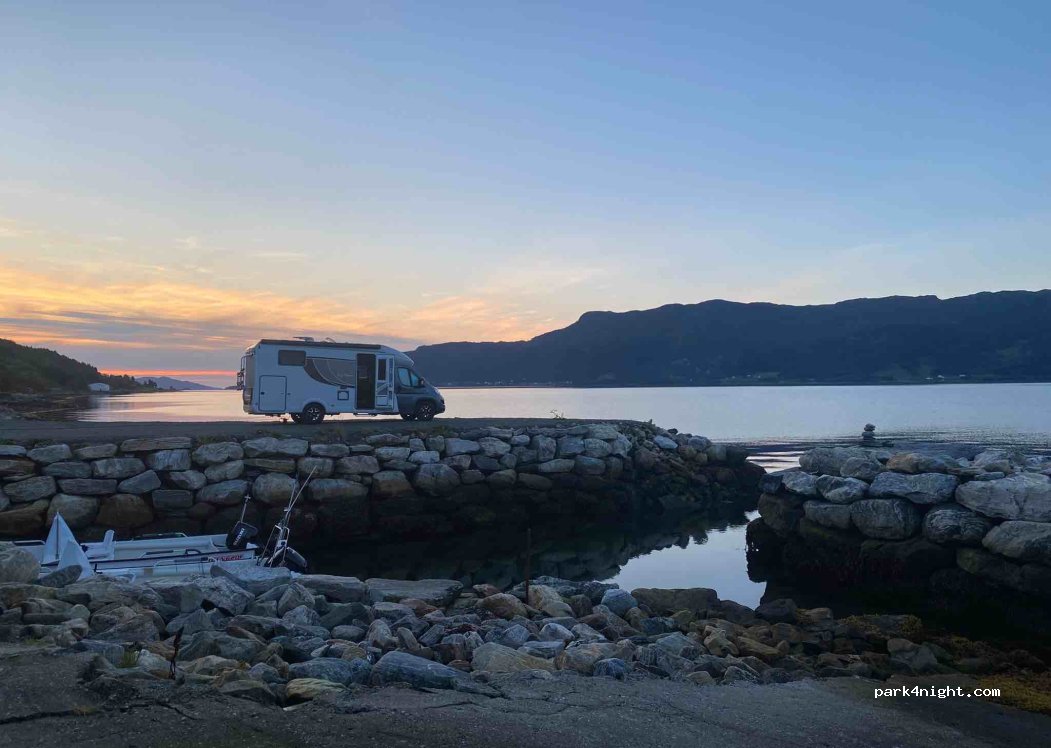 park4night - (6141) Rovdefjord-Camping (Midtbø)