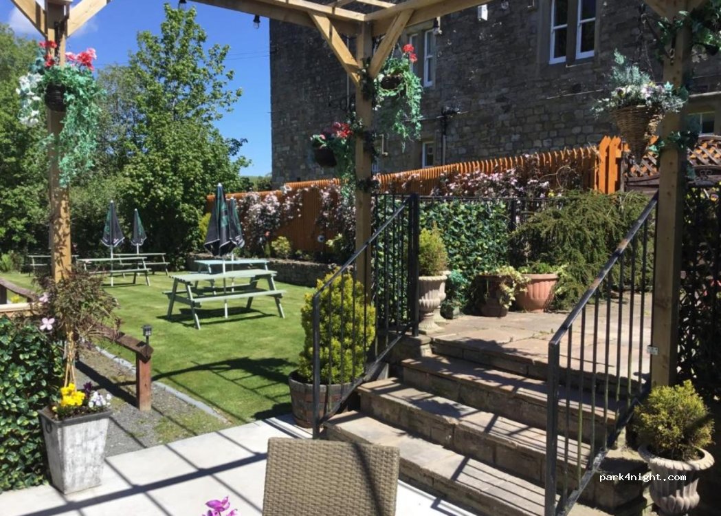 park4night - (CA8 7JS) Blenkinsopp Castle Inn