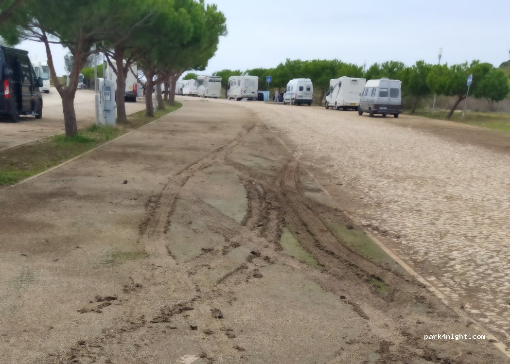 park4night - (8900-054) RV park Manta Rota