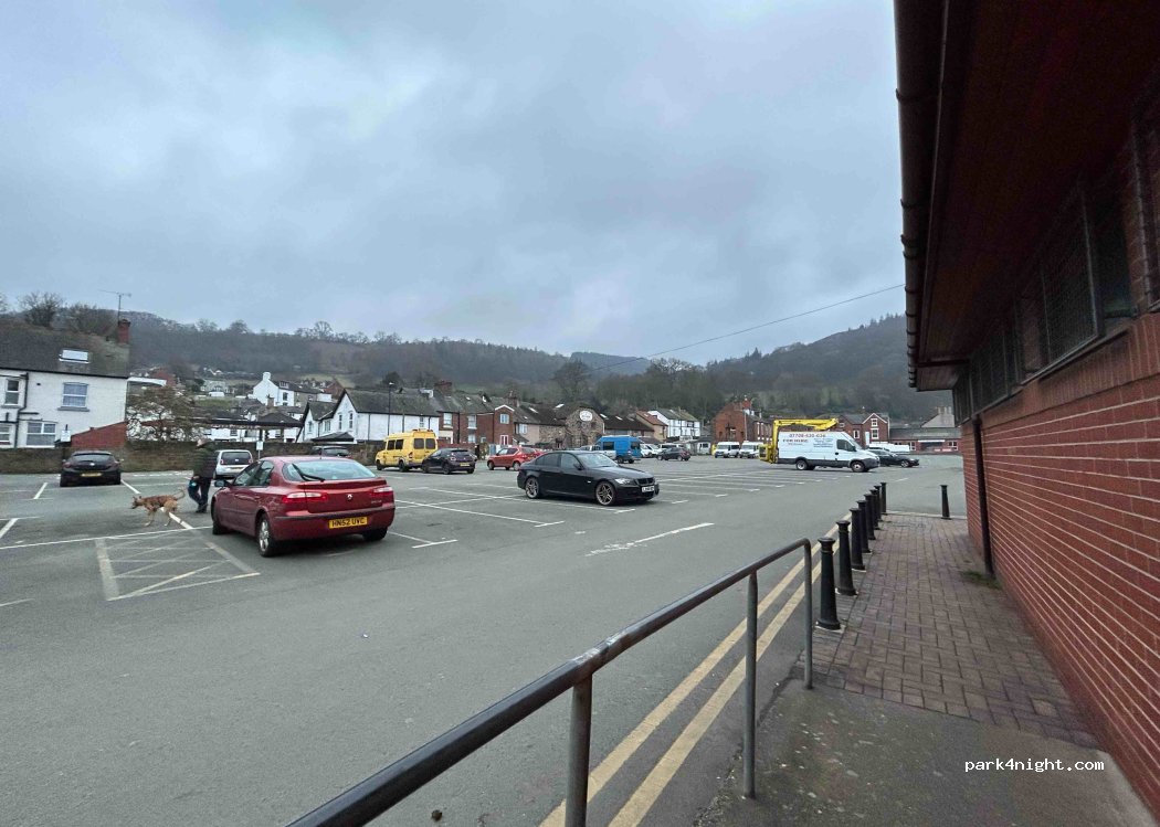 park4night - (LL20 8NB) Llangollen - 24 Berwyn Street
