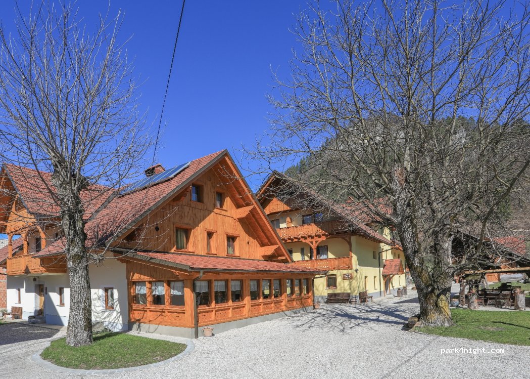 park4night - (4260) Farm Holidays Povsin