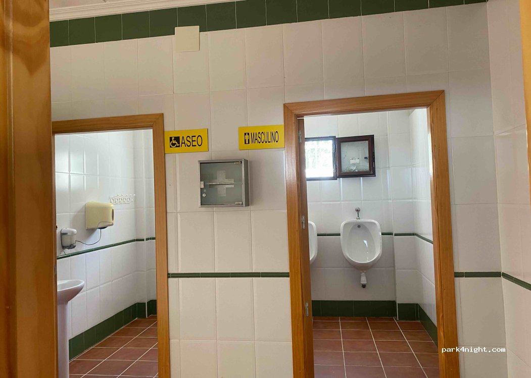 park4night - (23338) Iznatoraf - 102 Avenida Andalucia