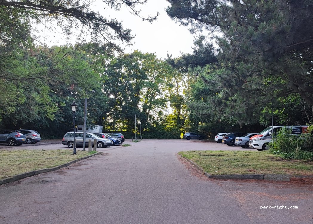 park4night - (RH6 8SG) Horley - 6 Church View Close
