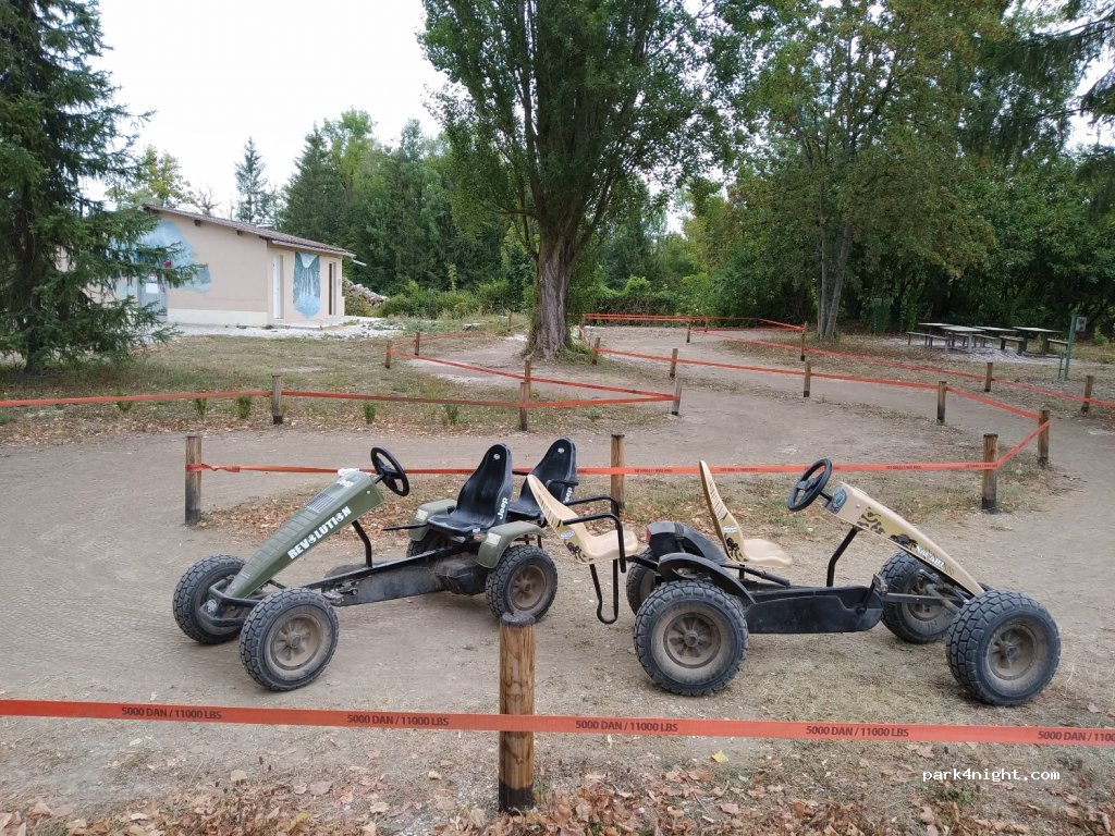 park4night - (10390) Camping Les Terres Rouges