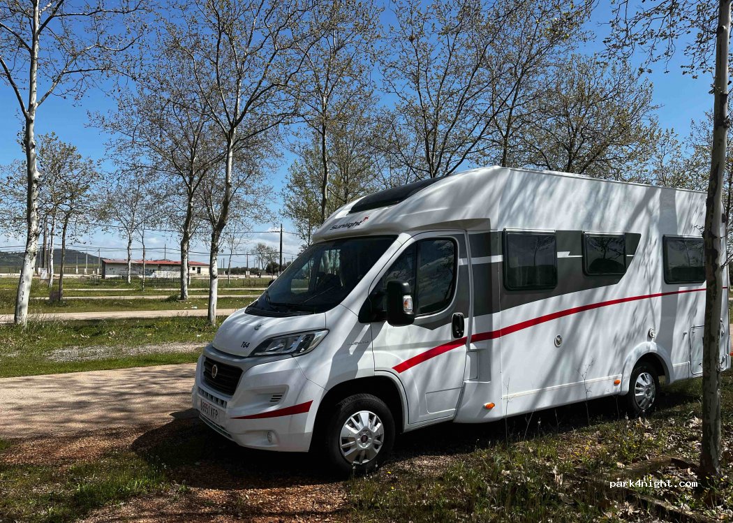 park4night - (10195) Cáceres‎ - Carr. de Mérida