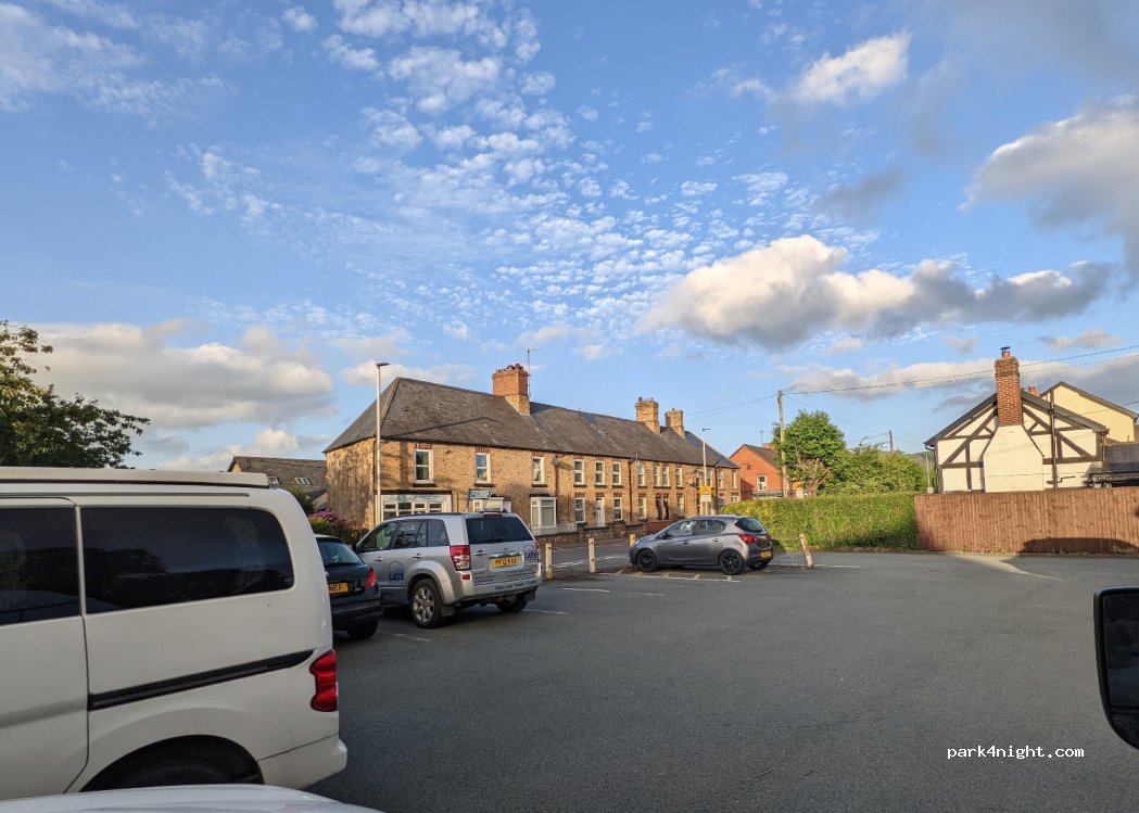 park4night - (SY17 5DT) Caersws - 2 Bridge Street